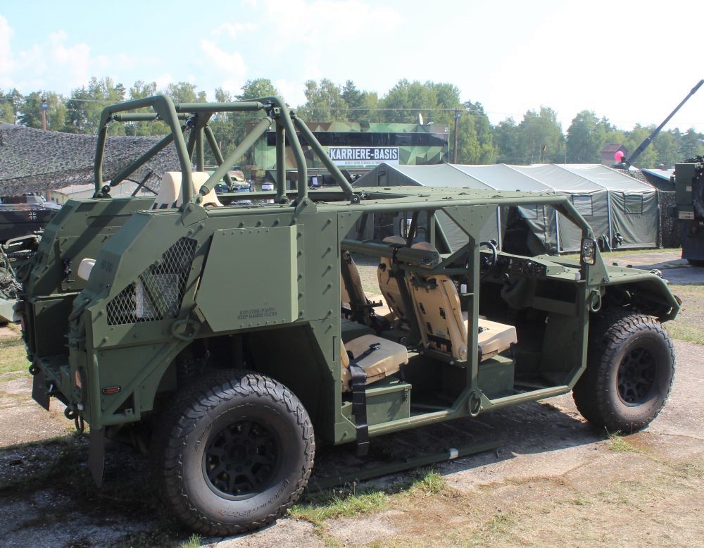 WarWheels.Net - M1297 Army-Ground Mobility Vehicle/Flyer 72 Advanced Light Strike Vehicle Photos